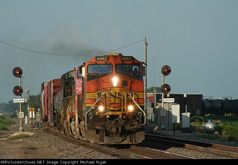 BNSF 4982